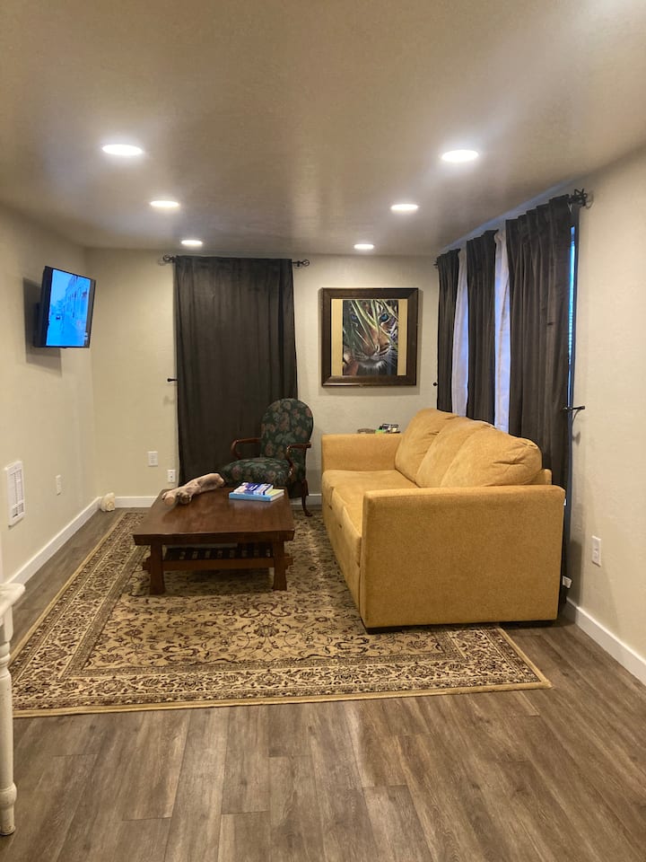 Cozy Comfortable Space Central Ketchikan - Ketchikan, AK