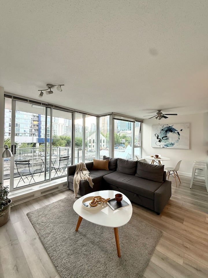 Downtown Vancouver Condo + Parking, Fifa Near By - Vancouver