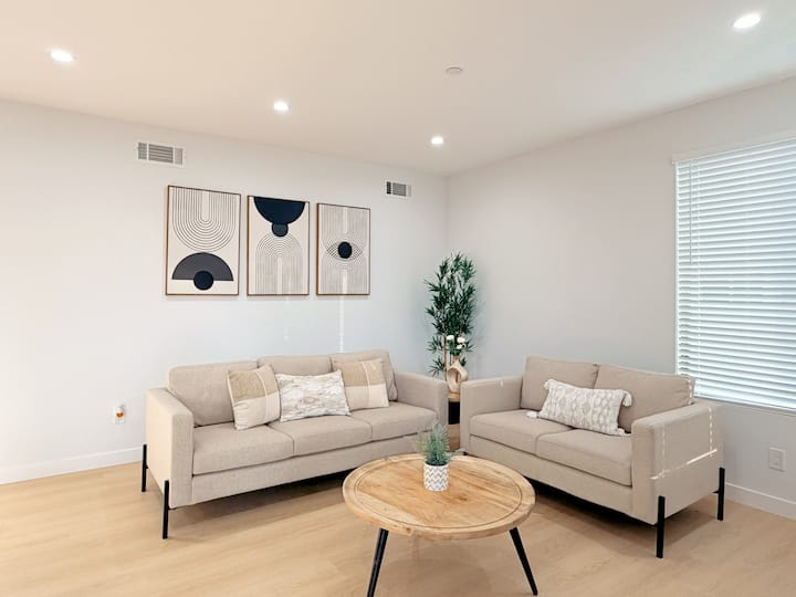 Shadow & Light - Pasadena, CA