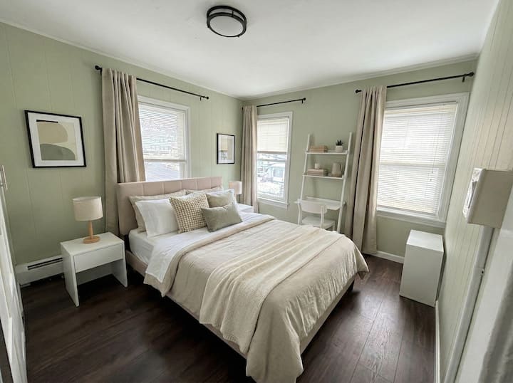 2br Near Rwj | In-unit Laundry | Parking | Pets Ok - Edison, NJ