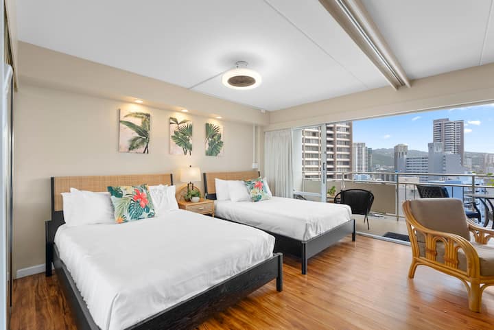 Ilikai Resort Studio-no Resort Fee, Pool & Lagoon - Honolulu, HI