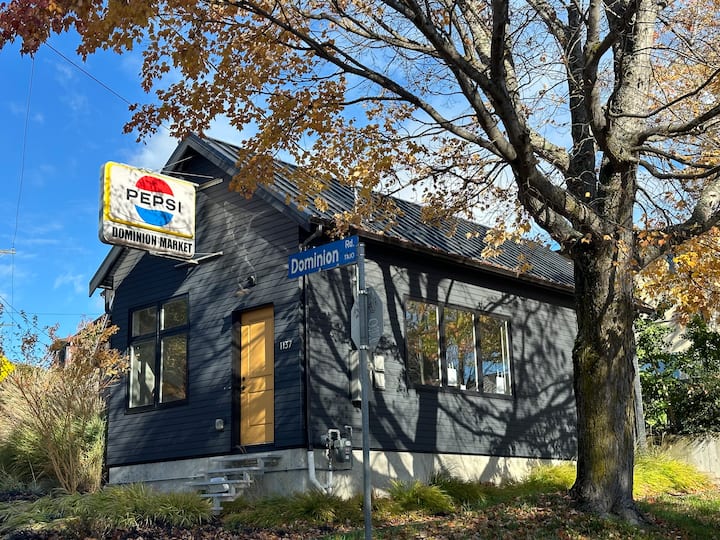 Dwell-featured Home Near Ocean & Downtown - Victoria