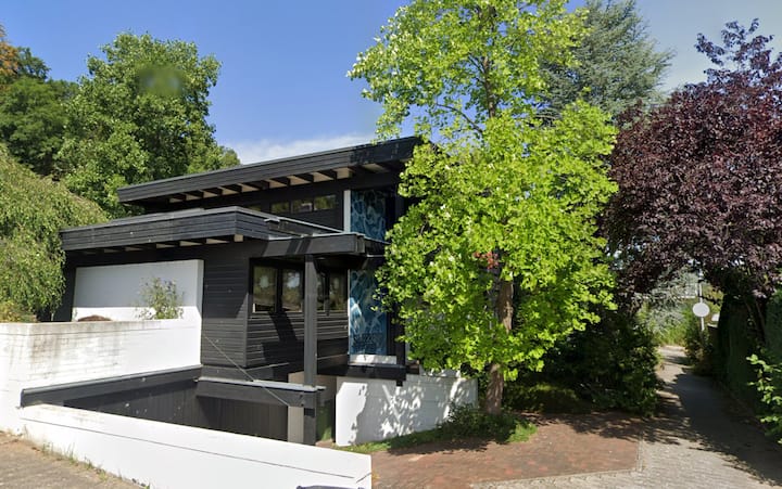 2 1/2 Zimmer Wohnung In Bauhausvilla Am Steinberg - Hildesheim