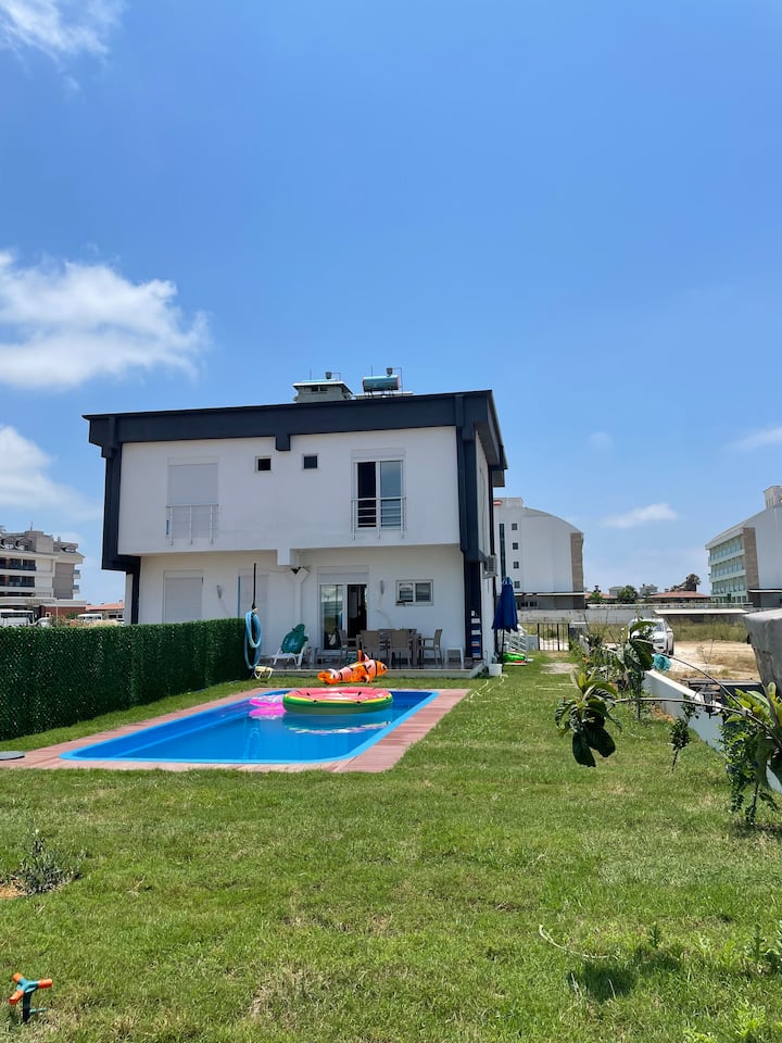 Special Destination For Your Holiday - Side