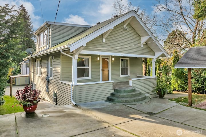 Cozy 4br House Perfect For Family In West Seattle - Seattle