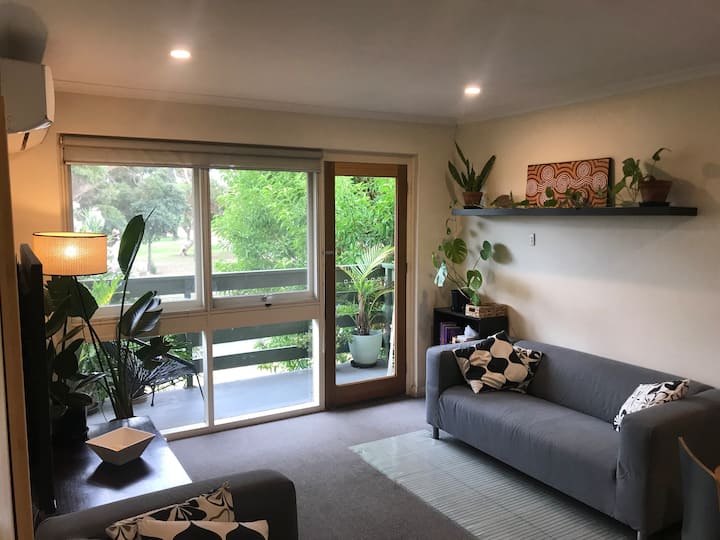 Comfortable And Relaxing 2 Bedroom Unit At Glenelg - Glenelg