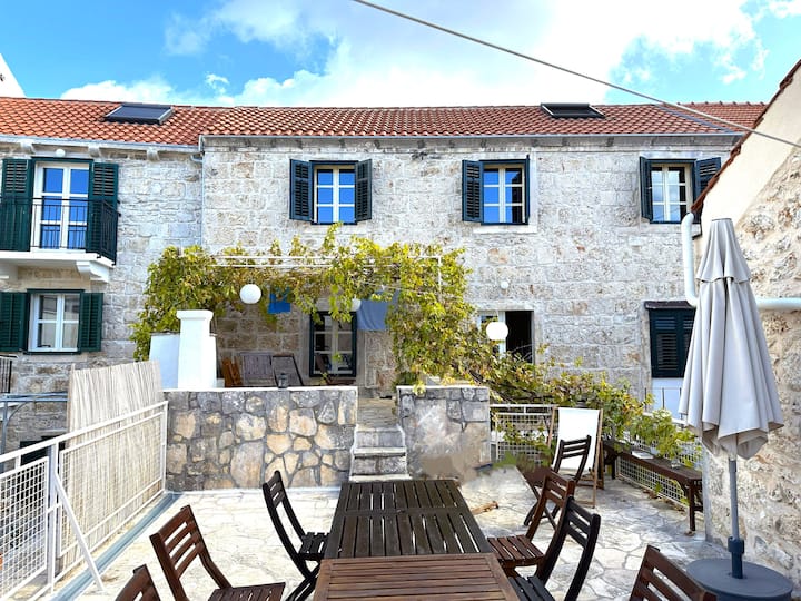 Romantisches Haus Für Bis Zu 11 Personen - Vela Luka