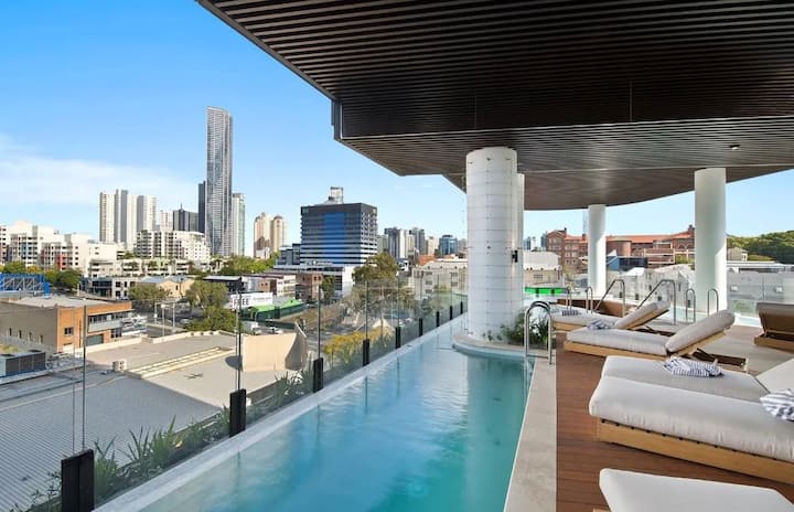 Amazing 1 Bedroom With Resort Style Pool & Gym! - Brisbane