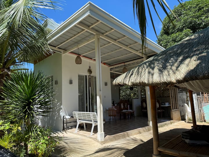 Farm House - Daanbantayan