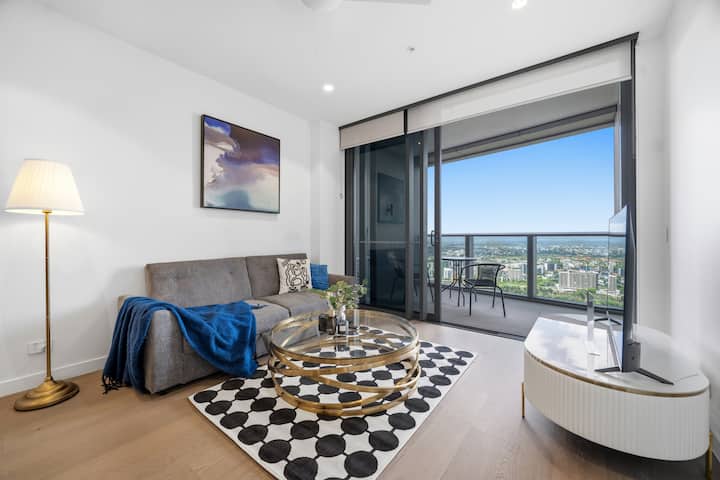 Level 43 Sweeping Skyline | Luxury Designer 1br - Brisbane