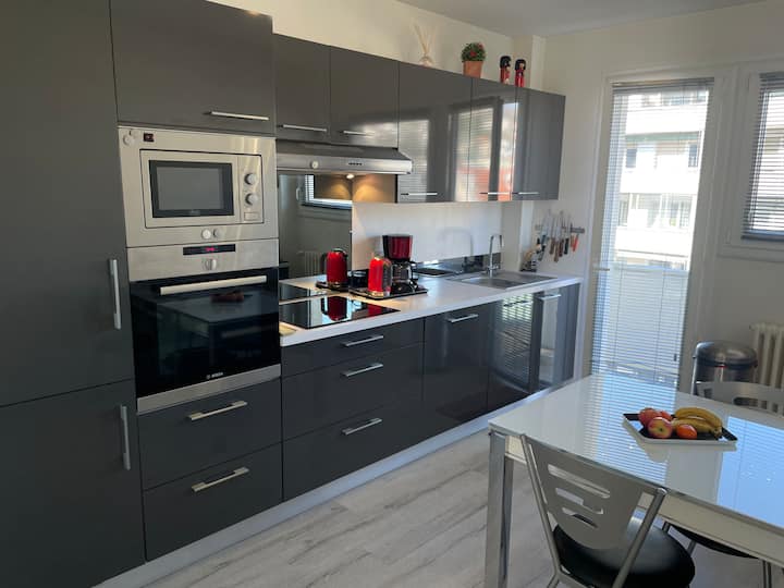 Hyper Centre - T2 Lumineux Avec Balcons - Aix-les-Bains