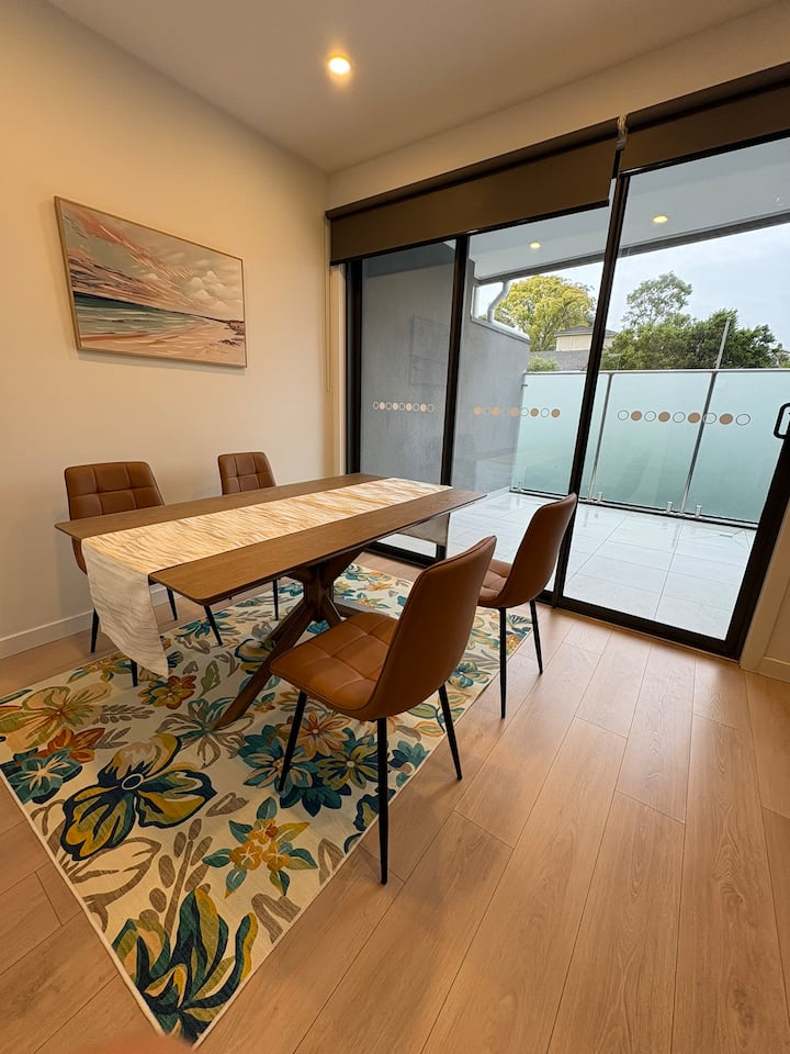 The Modern Boronia Loft: Walk To Train & Trails - Bayswater