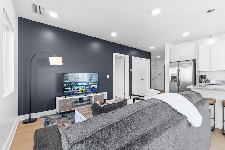 Clinic & Cwru 2br | Balcony + Parking, 24/7 Gym - Shaker Heights, OH