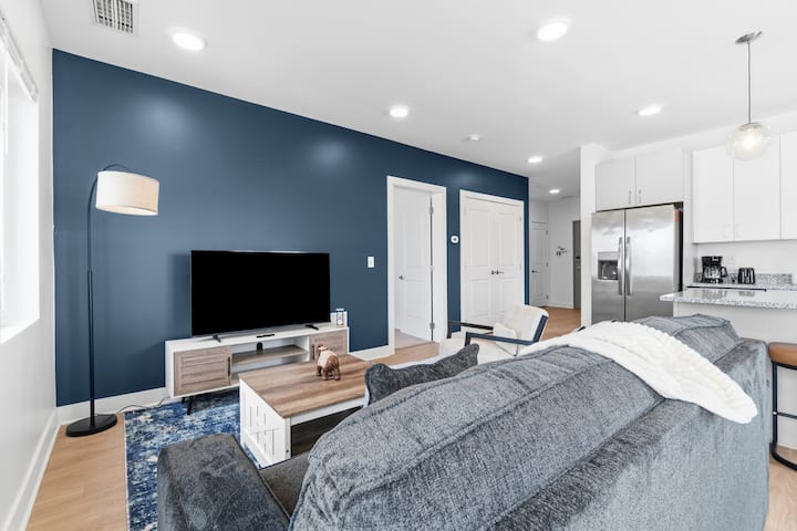University Circle | Sleeps 6, Free Park, W/d & Gym - Shaker Heights, OH