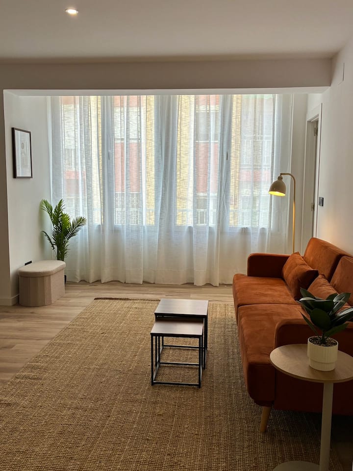 Moderno Piso Con Terraza Junto A La Playa - Valencia