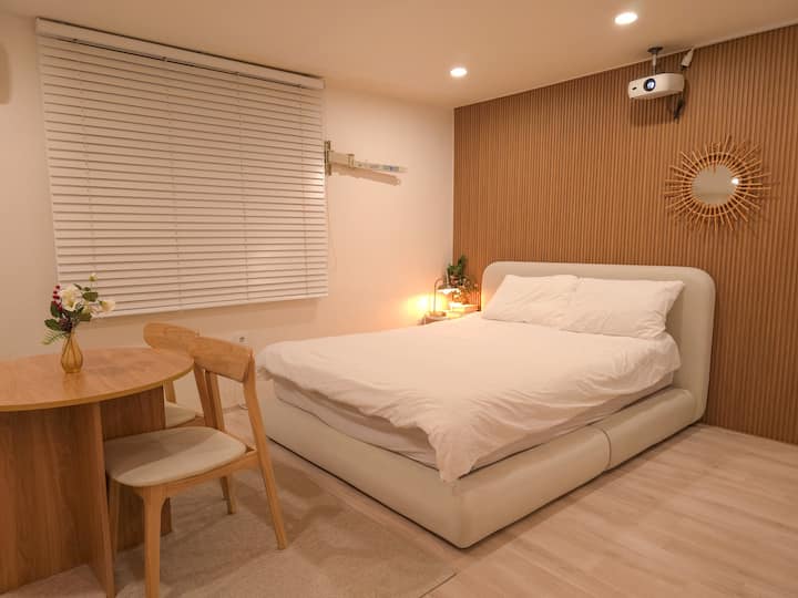 [커피그리고 강릉]#강릉역5분#강릉중앙시장인근#월화거리#그리다강릉#감성숙소 - Gangneung-si