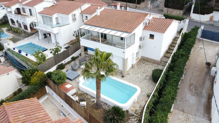 Chalet Con Piscina Privada Y Vistas Al Mar - Verges