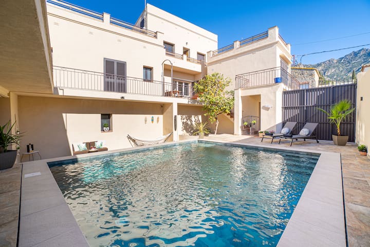 Coqueto Apartamento Con Piscina Comunitaria - Llançà