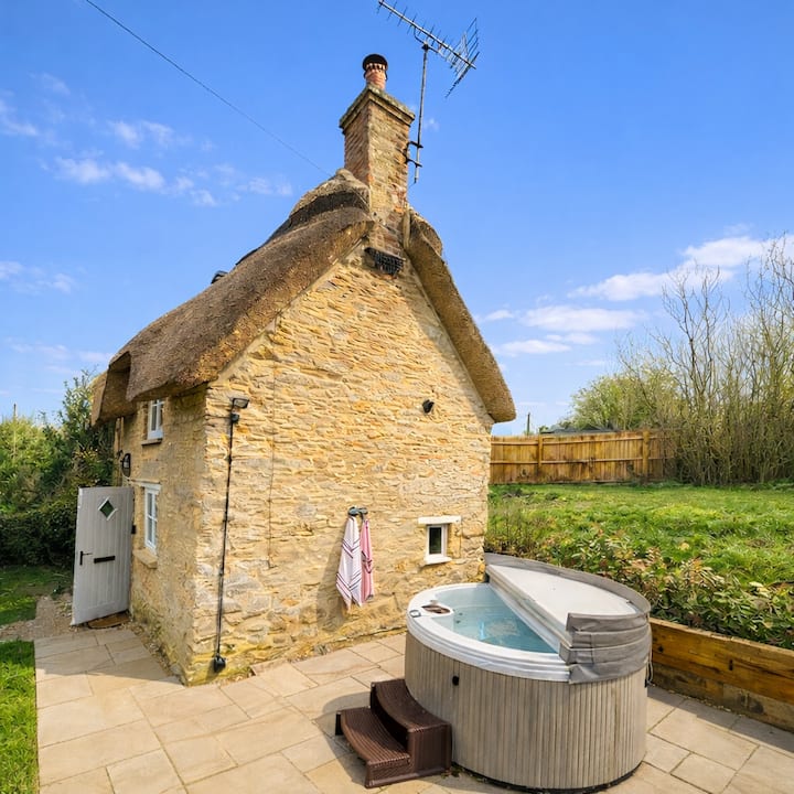 Cosy Cottage With Hot Tub, Dog Friendly - Hempton