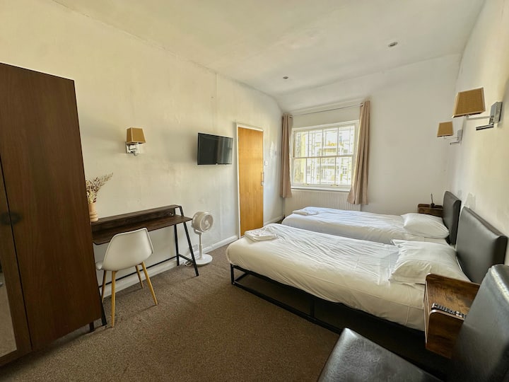 The Somerset - En-suite Twin - London