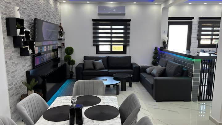 Girne’nin Merkezinde 1+1 Lüks Dai̇re - Kyrenia