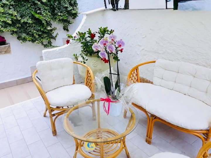 Camera In Centro Con Giardino Vicino Pizzomunno - Vieste