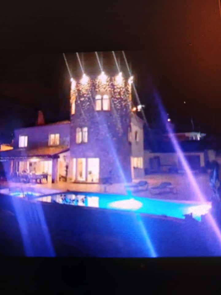 La Torre Del Sol
 12 P + 4 P Avec Sup - Roda de Bará