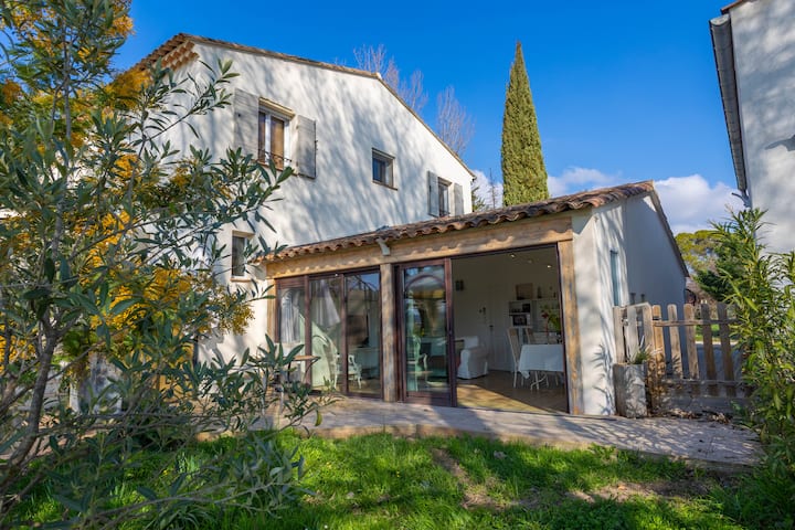 Appartement Cosy Avec Terrasse Et Grand Jardin - Éguilles