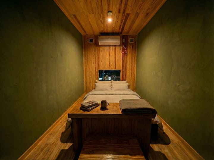 山過Hotels｜ミニマルダブル　Aka - Okaya