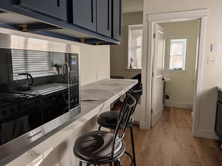 Lush Armdale Retreat - Halifax