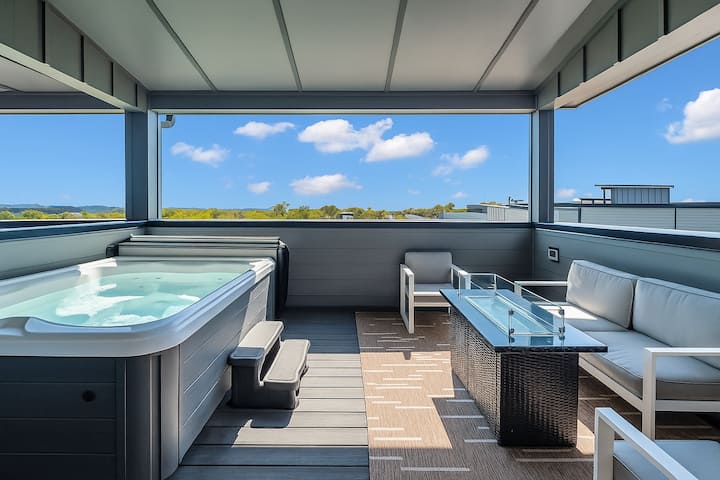 Nashville Skyline Duo | 10br/ba | Rooftop Hot Tub - Nashville, TN