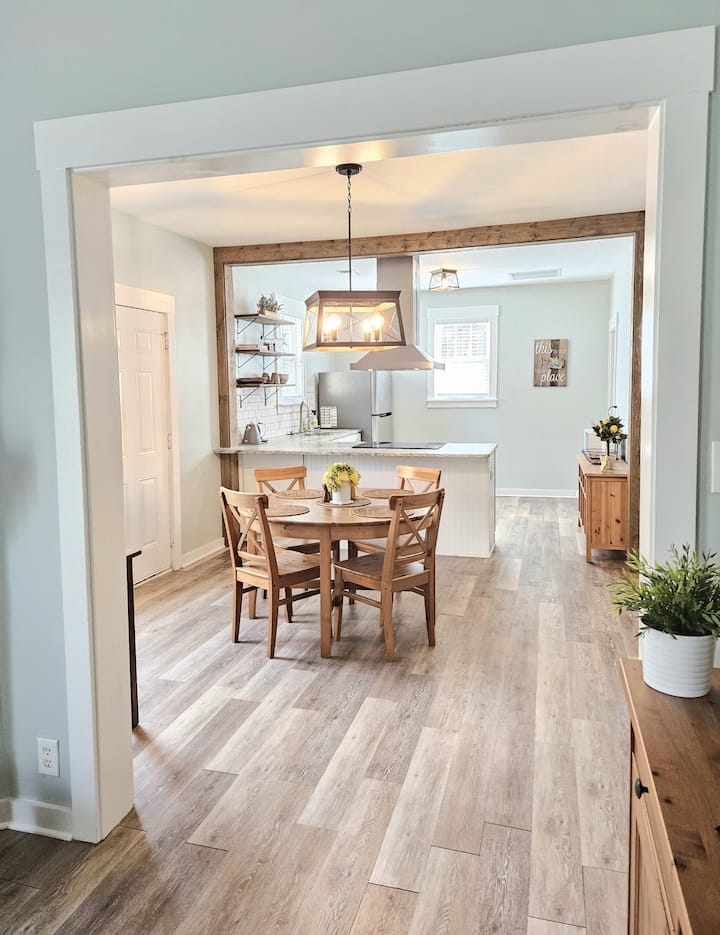 Peaceful Oasis In Midtown - Savannah, GA