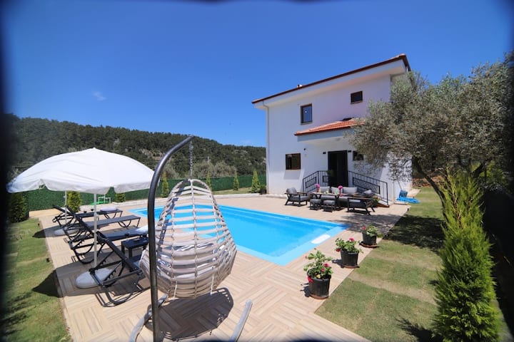 Villa Erce-elegant Family Villa With Pool – Akyaka - Akyaka