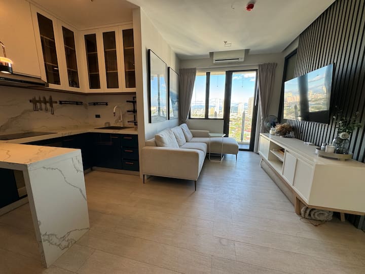 Designer Condo With Bathtub & Balcony In San Juan - Manila