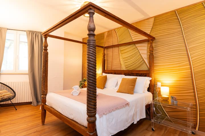 Exclusive Beachfront Apartment + Private Parking - Montesilvano