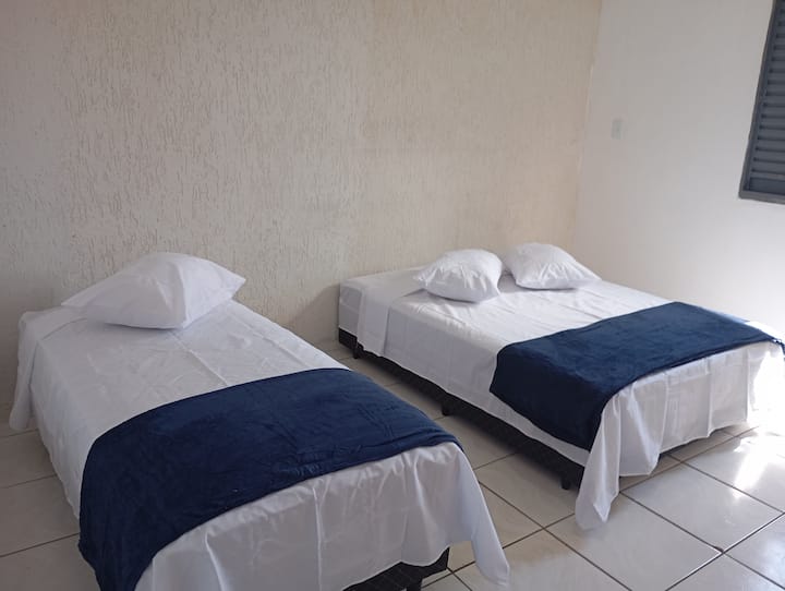 Casa Em Aparecida  Para 8 Pessoas. Próx Santuário - Aparecida