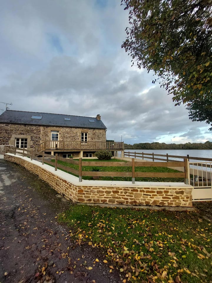 Gîte Au Bord De Notre éTang De 10 Hectares - Saint-Aubin-du-Cormier