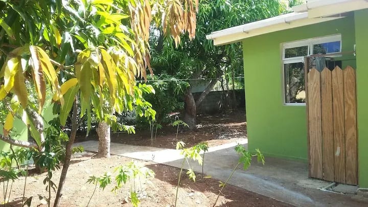 Mona's Bay View Cabin - Santa Lucía