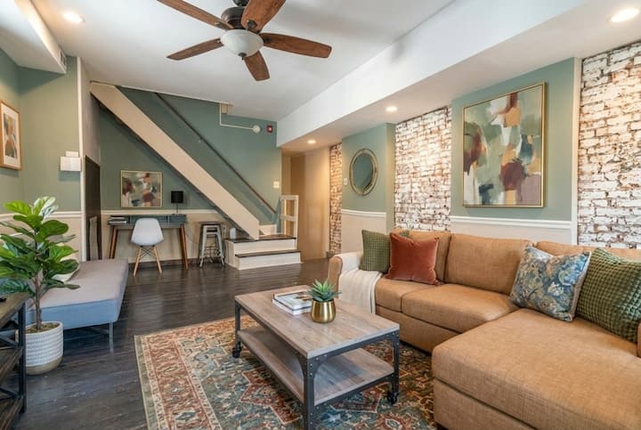 Old Home Charm Center City | Globenest - Philadelphie, PA