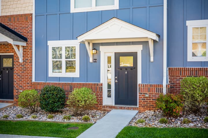 Lu Getaway! Spacious 4 Bedroom Near Everything. - Lynchburg