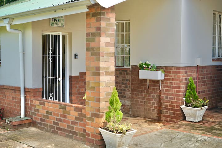 Five On Fraser - Lions River