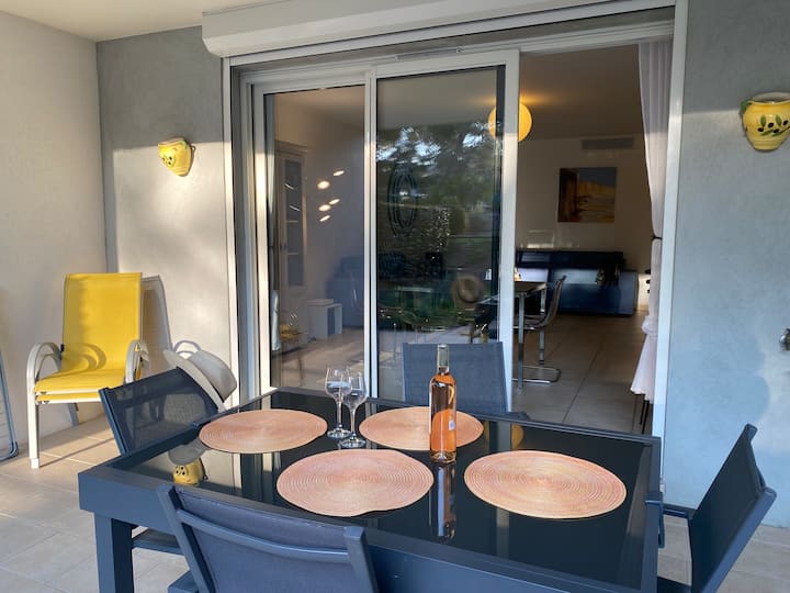 T3 Rez-de-chaussée 2 Chambres, Wifi, Parking Privé - Saint-Raphaël