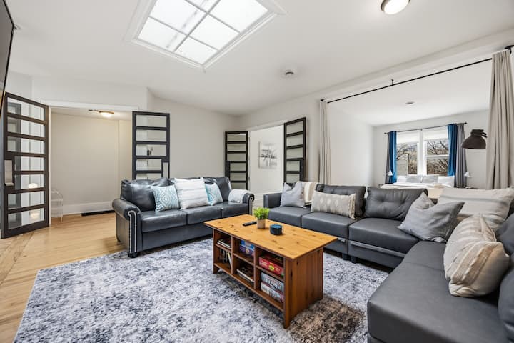 The Skylight Vault – Bright Downtown Loft Living - Sarnia