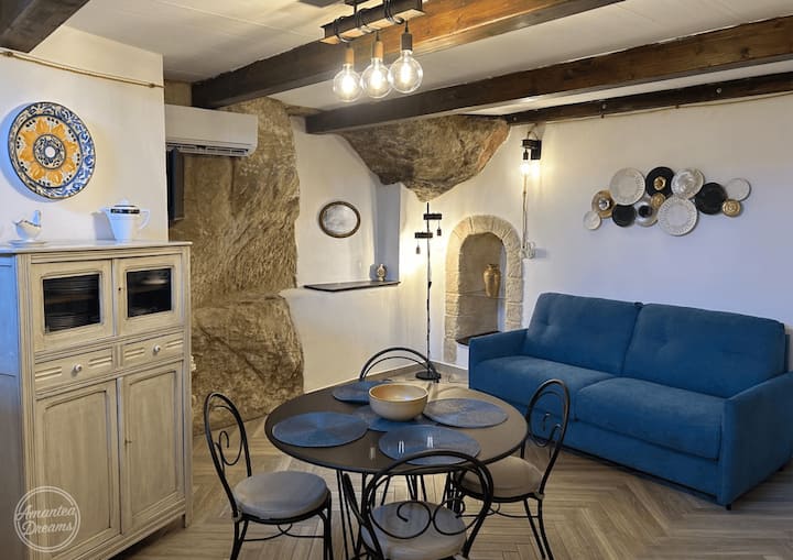 Magnificent Historic Clifftop Apartment Sea View - Lago