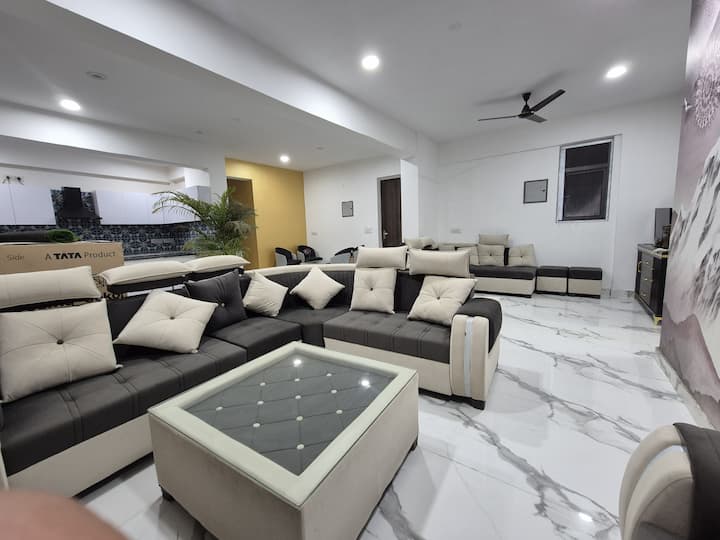 Spacious Biggest 4bhk In Noida / Ghaziabad - Ghaziabad