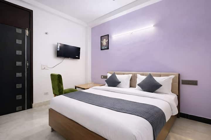 16 Rooms Available (Near Saket Metro Delhi) - Delhi, India