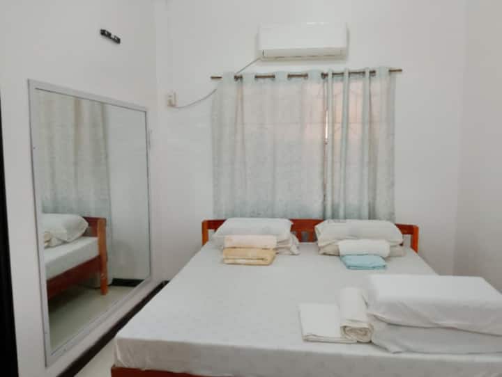 2br, 9 Guest Max, Whole House, Pet Is Allowed - Bacolod
