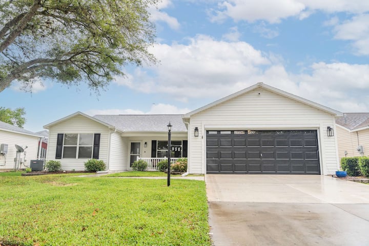 Heated Pool, Golf Cart, Life Stlye Id's - The Villages, FL