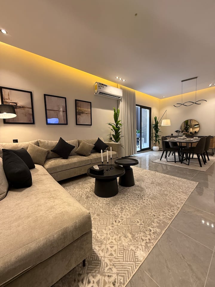 Spacious 1br | Jacuzzi | 65” Tv | Outdoor Seating - Riad