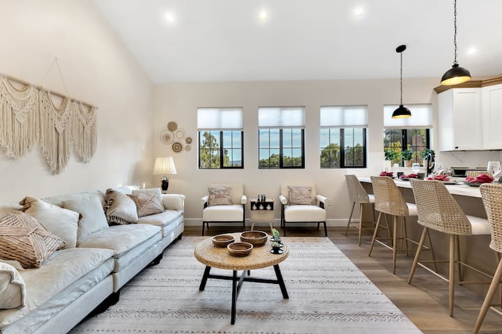 3 Bed 3 Bath House In West Hills With Parking - Calabasas, CA